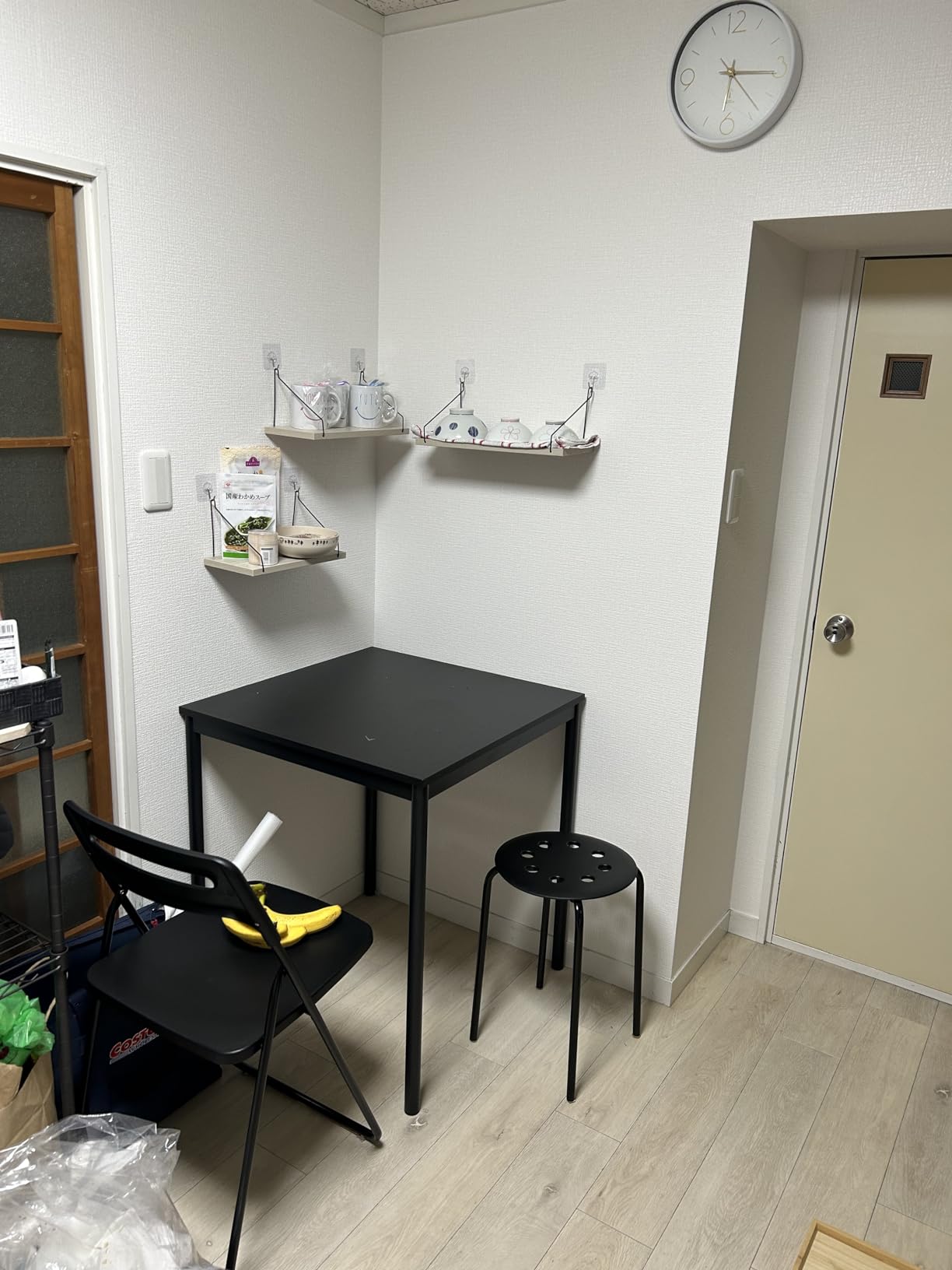 Amazon｜HASONA ウォールシェルフ 壁掛け棚 穴開けない 3個セット 壁を傷つけない 防水 防カビ 賃貸 3つのインストール方法 おしゃれ 取り付け簡単 棚 壁 キッチン/トイレ ...