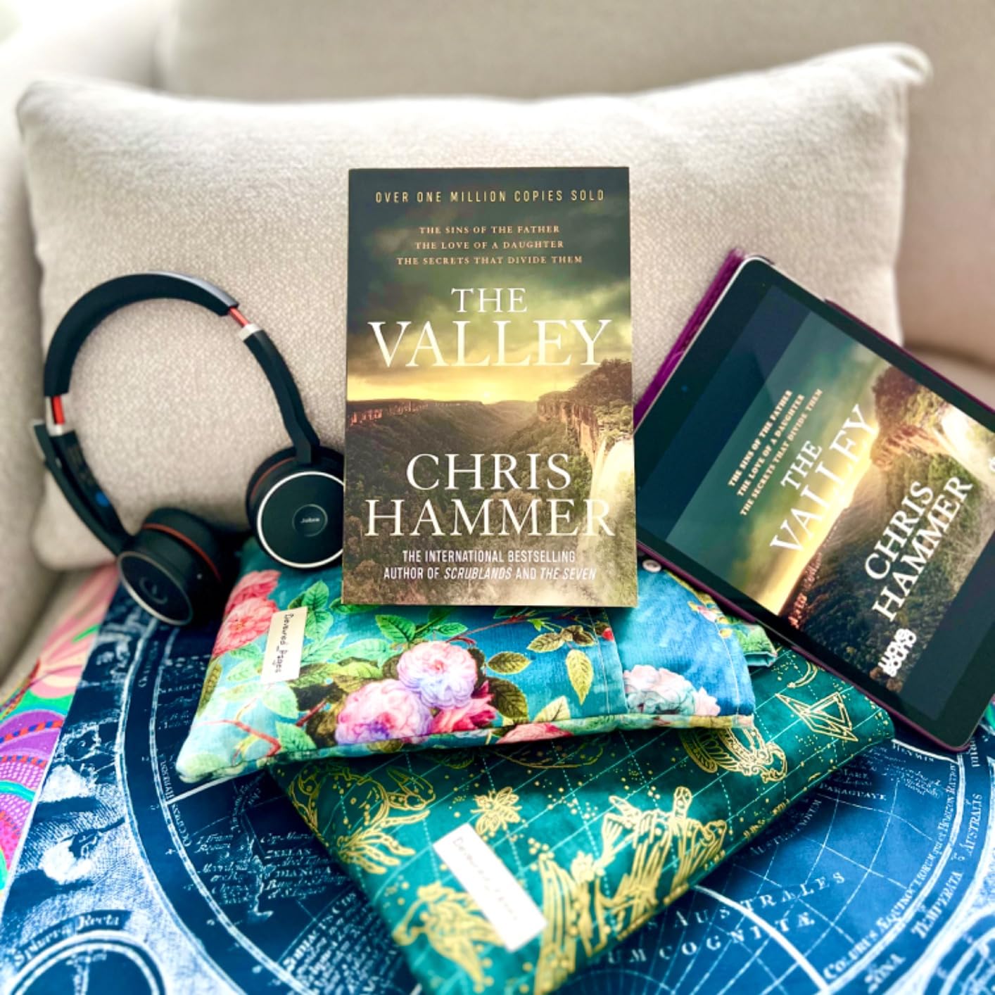 The Valley eBook : Hammer, Chris: Amazon.com.au: Kindle Store