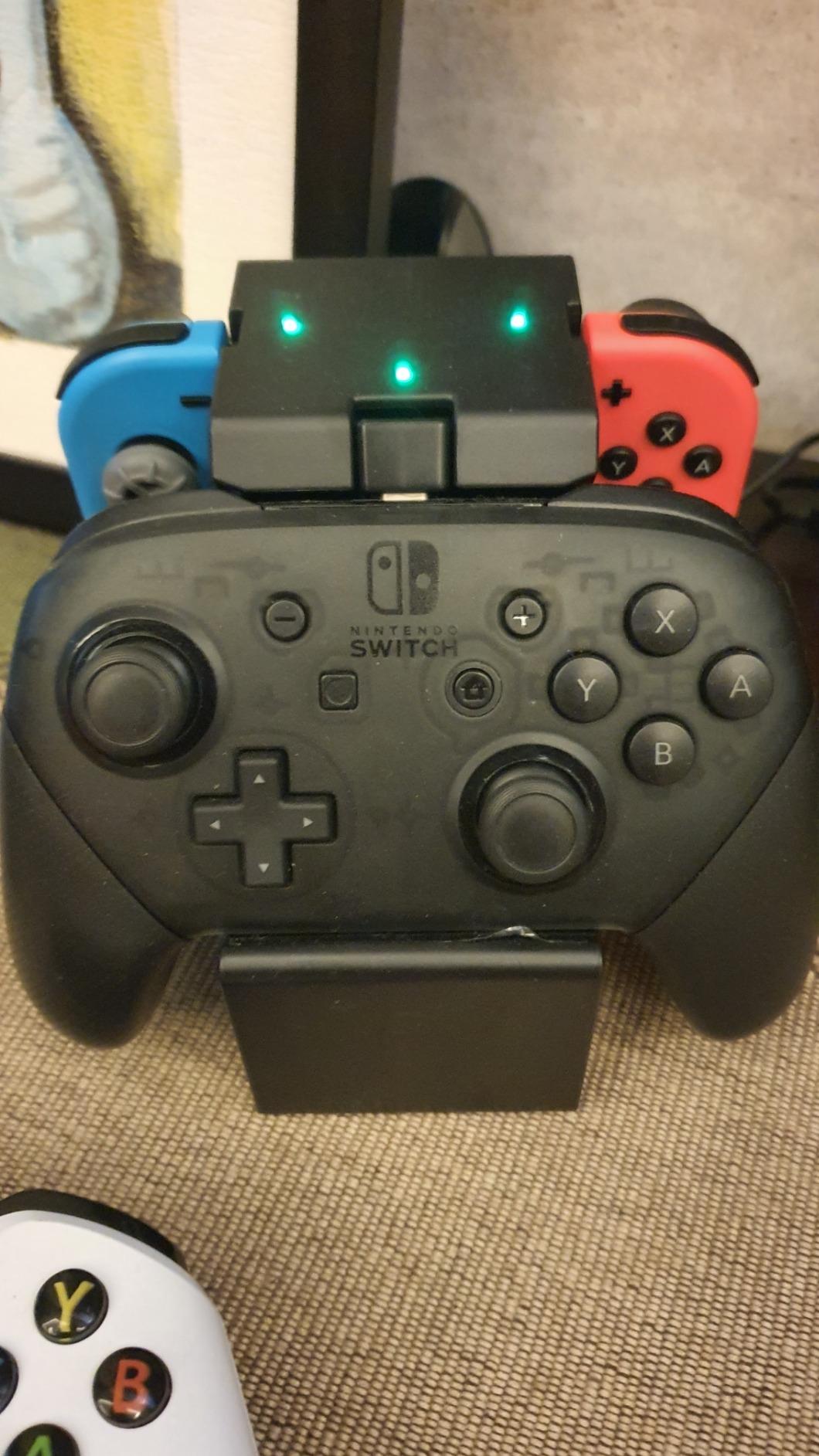 Switch Accessory: Wireless Controller - Nintendo PRO Controller - Black ...