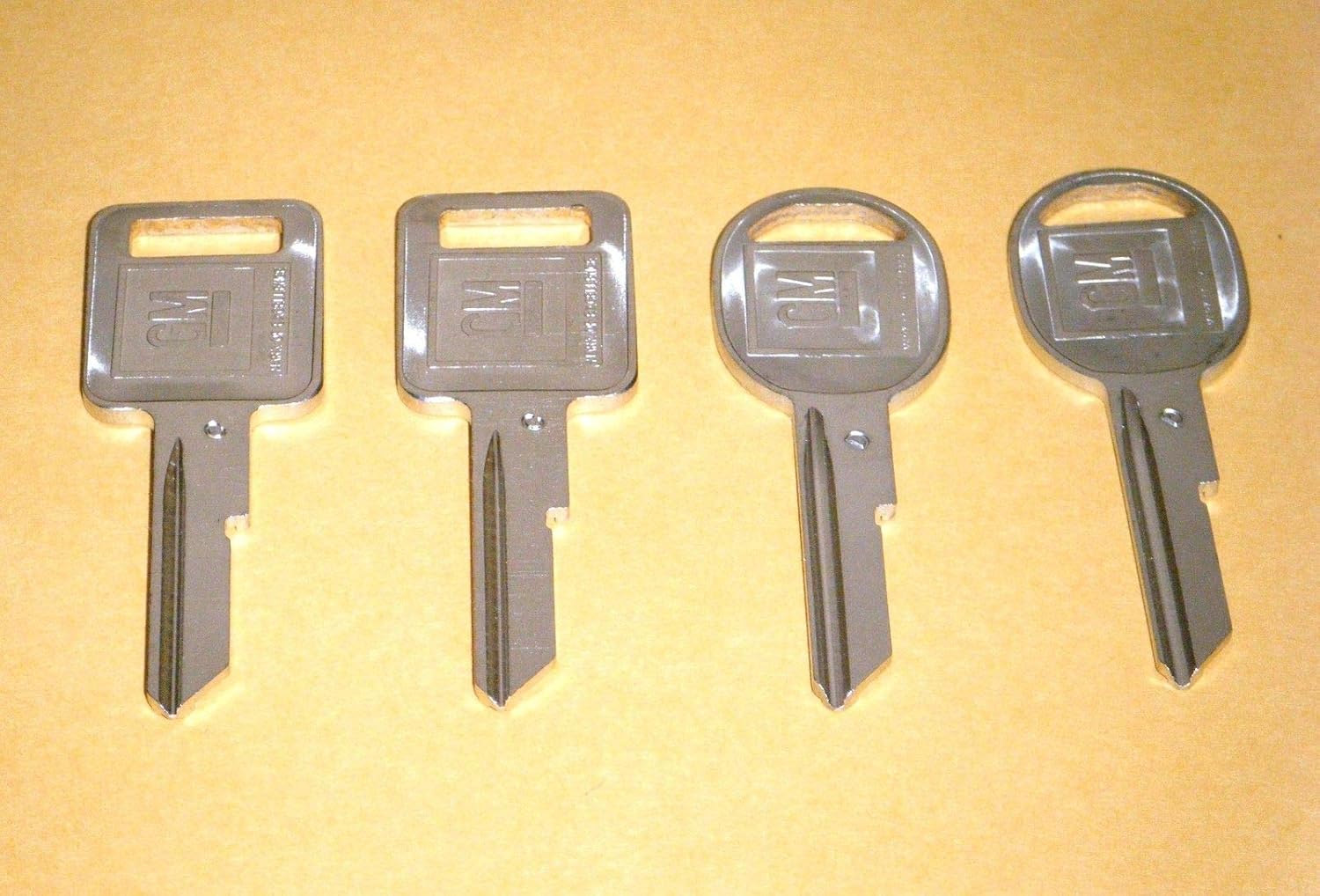 Amazon.com: Four Keys For CORVETTE CAMARO NOVA CHEVELLE 1972 1976 1980 ...
