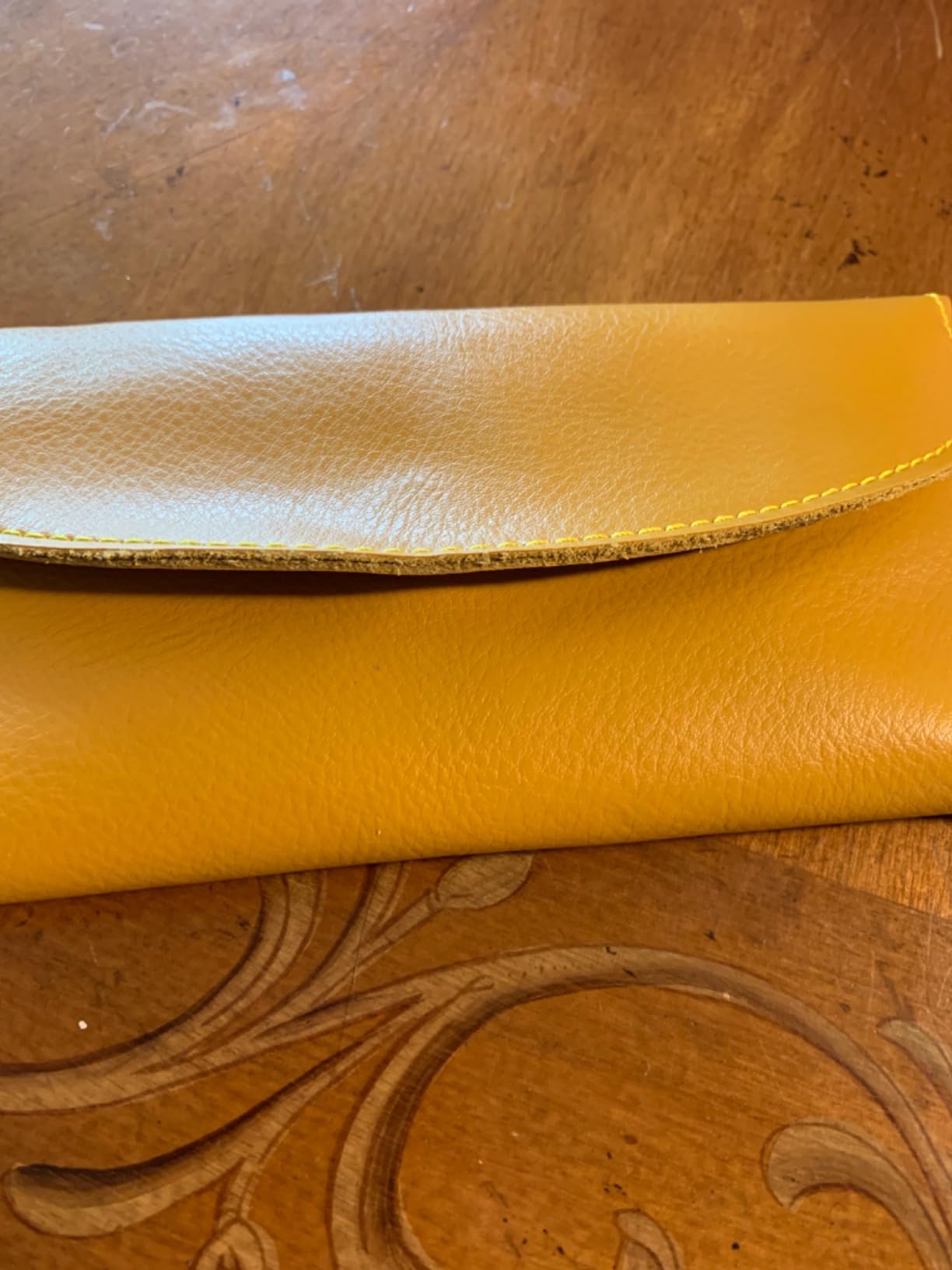 Amazon.com: BIYAMI Women's Soft Leather Wallet Trifold Clutch Purse ...