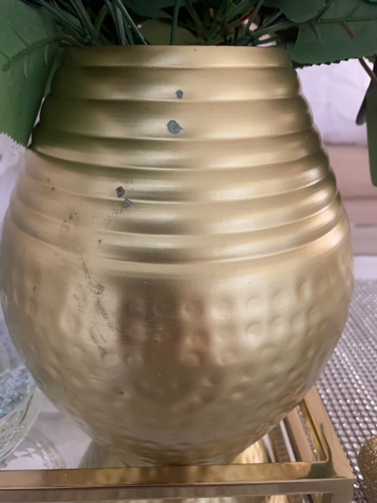 Amazon.com: WALBROOK Gold Metal Vase, Round, Hammered, 8x7.25x7 inches ...