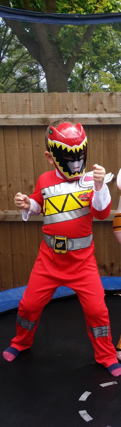 Rubie's Official Power Rangers Dino Charge Red Ranger Flat Chest, Child ...