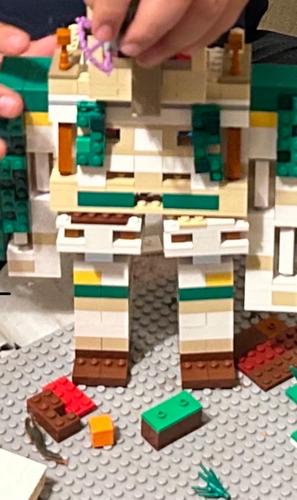 Amazon.com: LEGO Minecraft The Iron Golem Fortress 21250 Building Toy ...