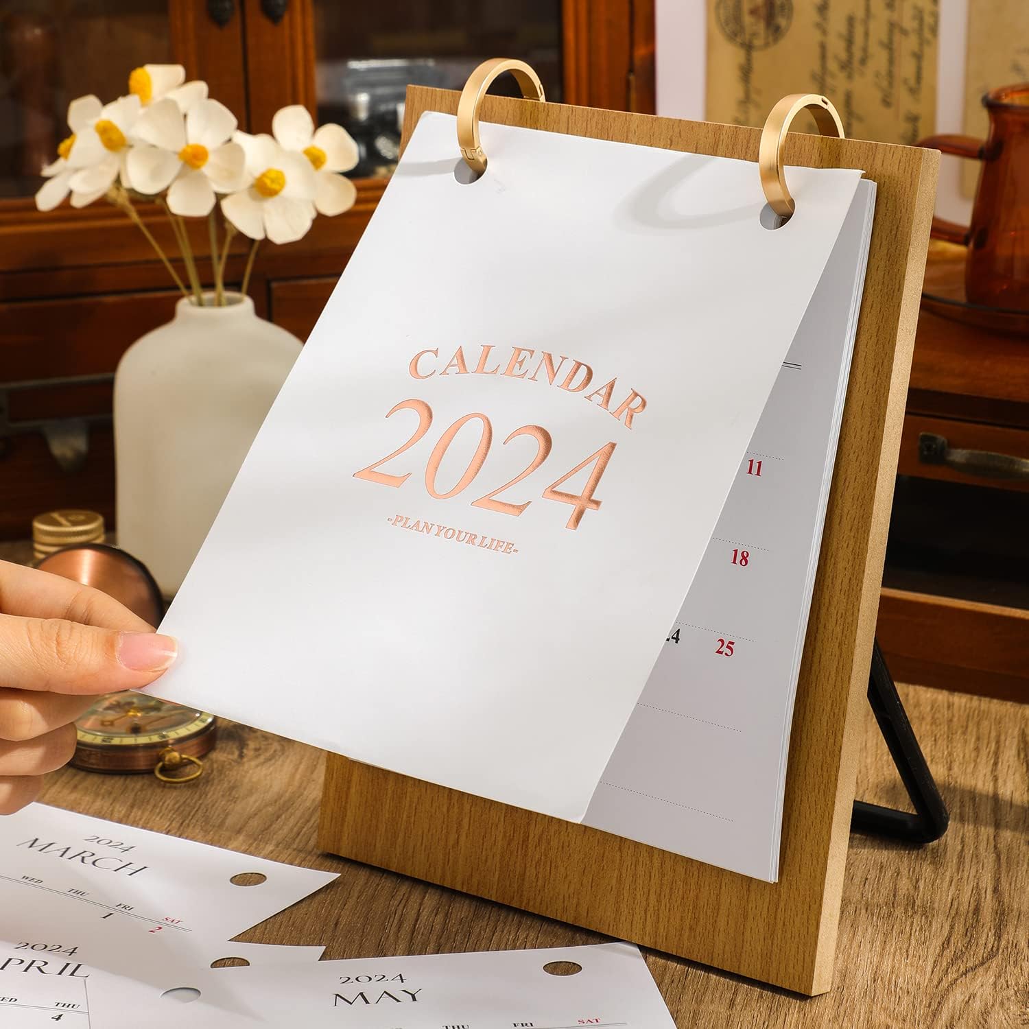 Desk Calendar 2022-2023 - Standing Flip Desktop Calendar Use to ...