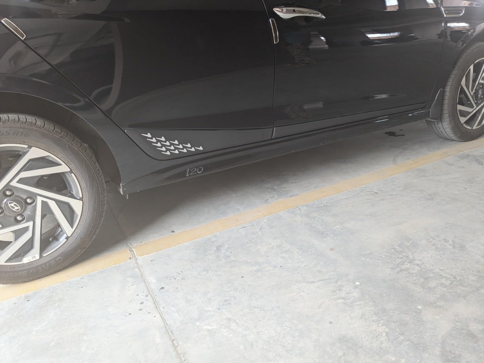 DriveStylish Car Door Body Side Beading/Molding/Cladding for Tata Punch ...