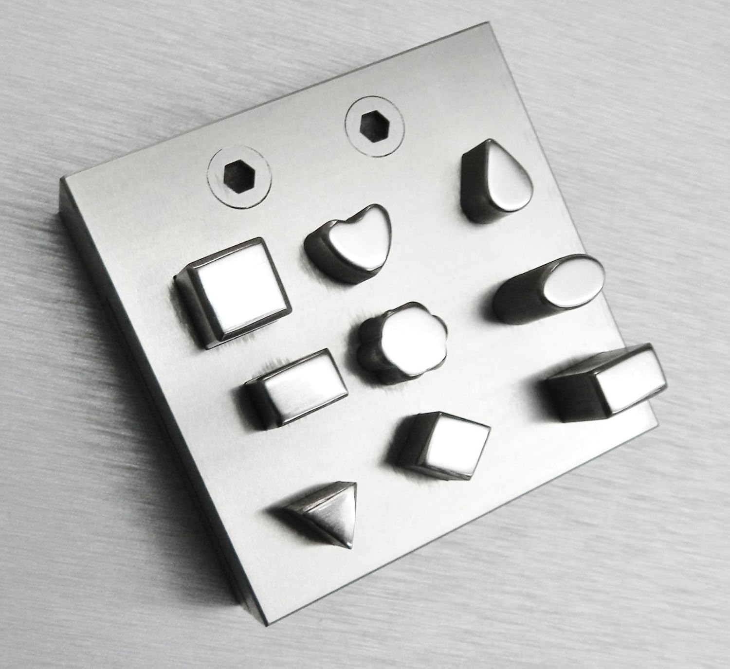 Amazon.com: Disc Cutter 9 Assorted Shapes Jewelry Making Designs ...