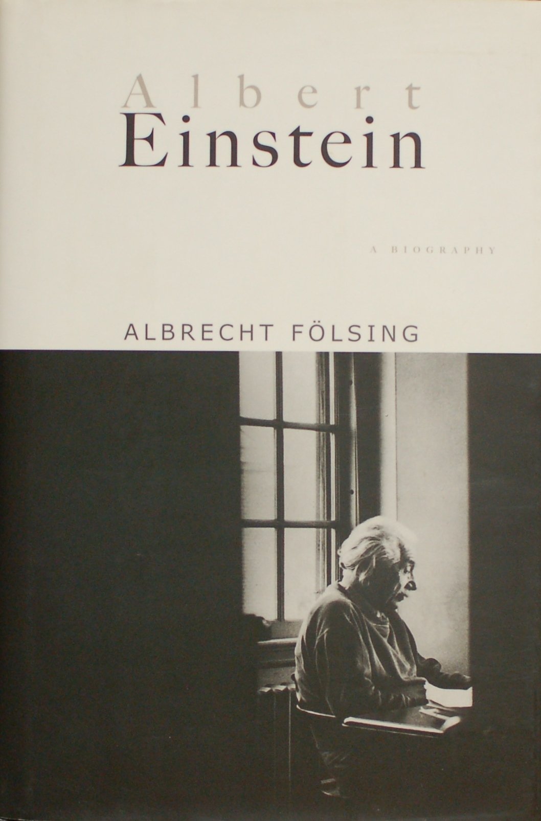 Albert Einstein: A Biography: Folsing, Albrecht: 9780670855452: Amazon ...