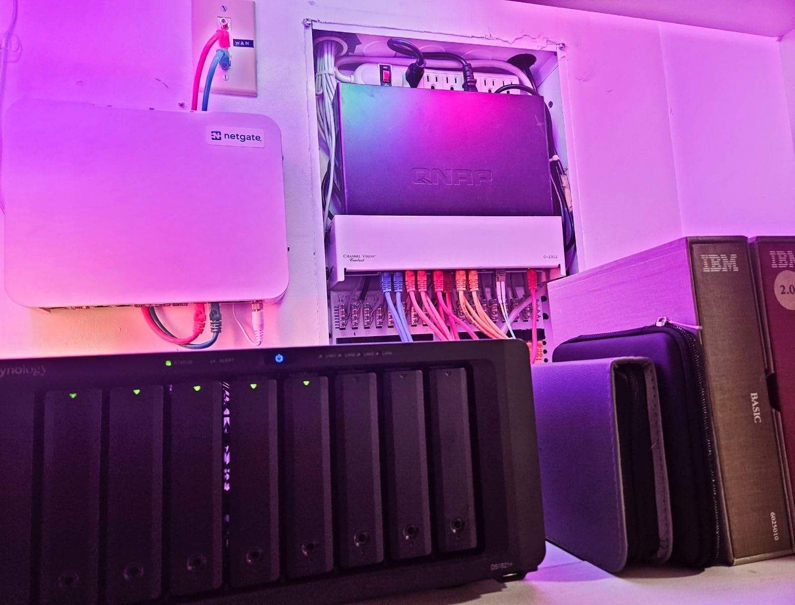 Amazon.com: QNAP 10-Port 10GbE PoE++ Half-Width Rackmount Layer 2 ...