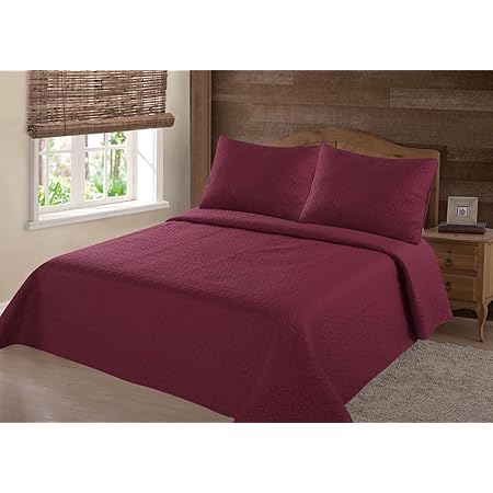 Amazon.com: Geneva Home Fashion Griffin Quilt Set, Queen, Burgundy ...