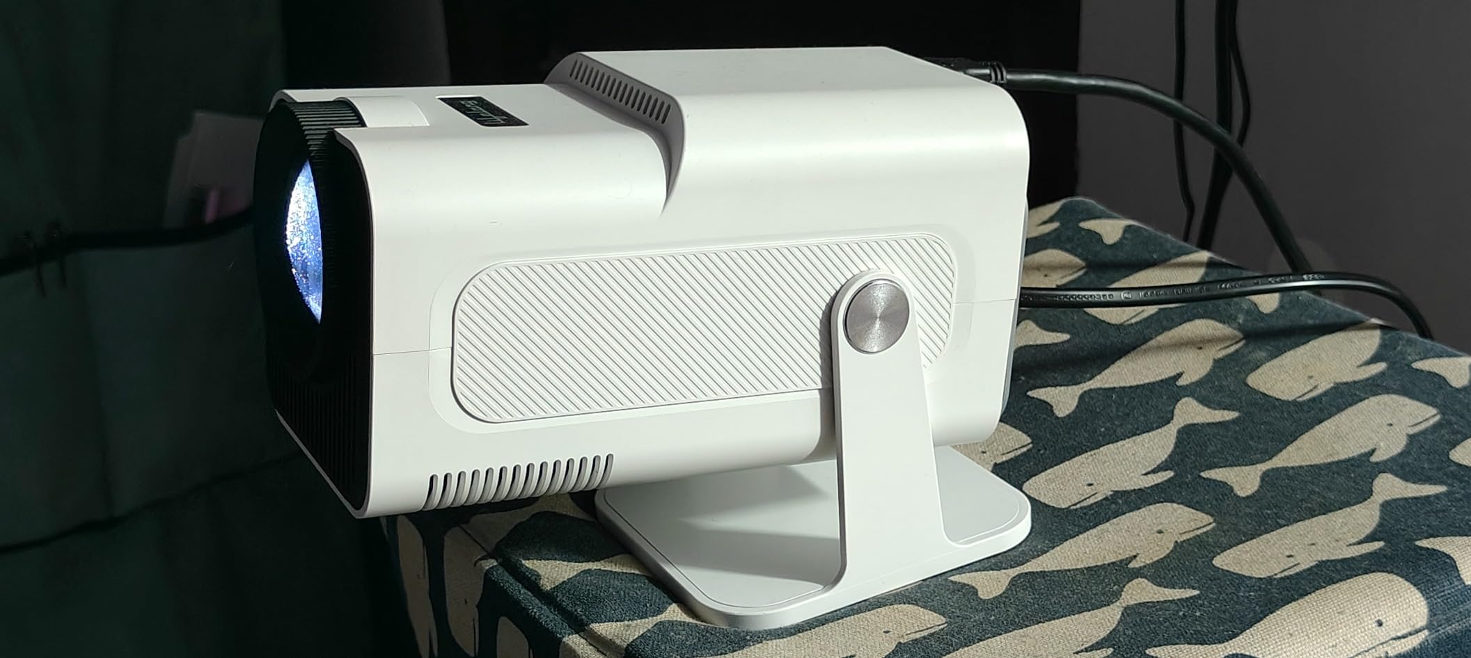 Lifelong Lightbeam Pro Smart Projector for Home,Native 1080P with 4K ...