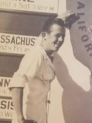 Amazon.com: Descent into Darkness: Pearl Harbor, 1941: A Navy Diver's ...