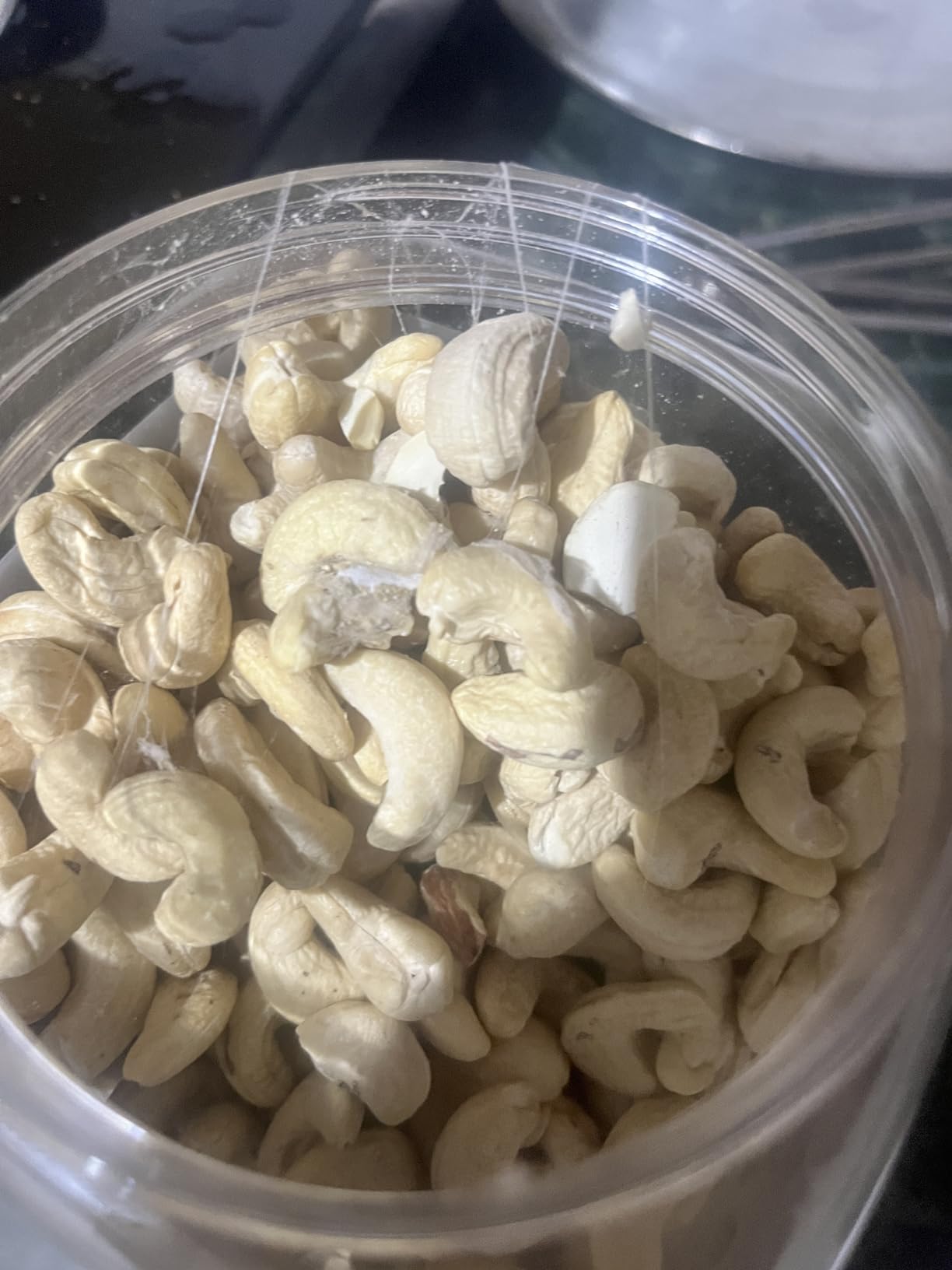 kitchen Jungle Whole Cashew Nuts Crunchy & Soft Kaju dry fruit grade ...