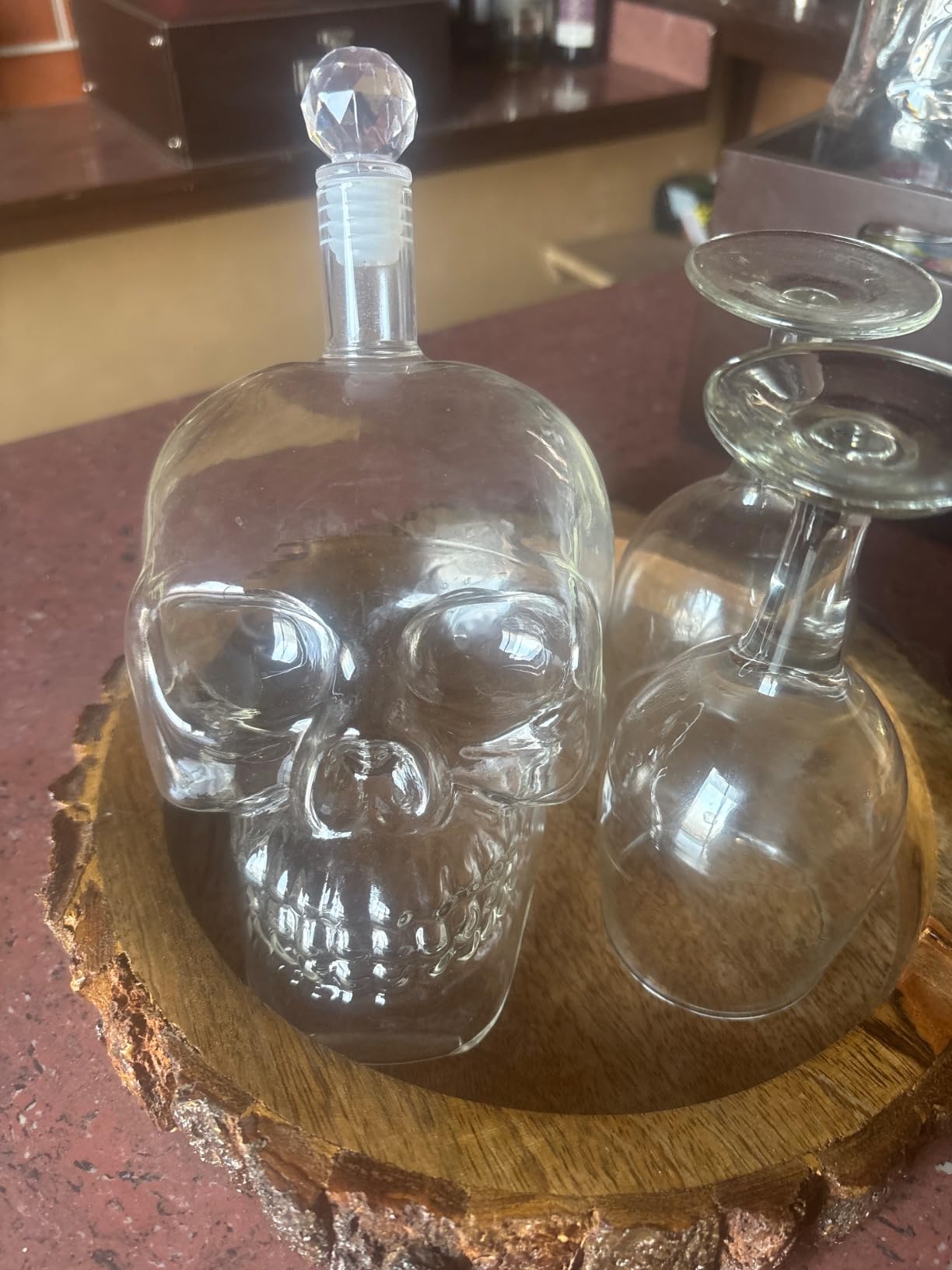 TheUrbanShop Skull Whiskey Decanter 1000ml Glass Skull Head Wine Bottle ...
