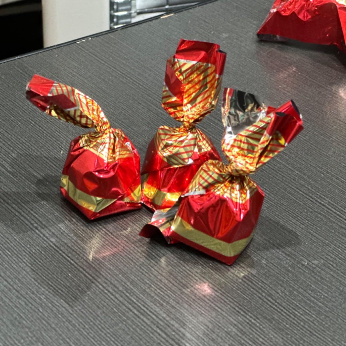 Amazon | バルデリス チェリー ブランデーチョコレート 138g（12粒） 2箱セット スペインチョコ フルーツピールチョコ 輸入チョコ | ノーブランド品 | ナッツチョコレート 通販