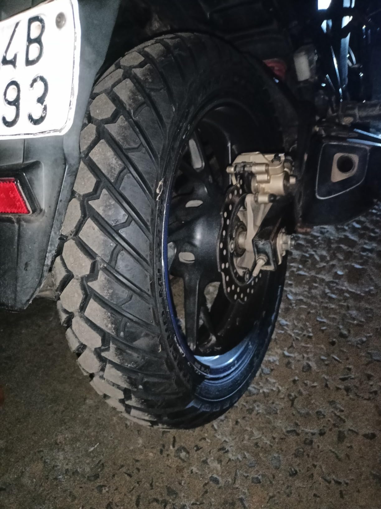 MRF Mogrip Meteor-M 140/70-17 66S Tubeless Bike Tyre, Rear(New Model ...