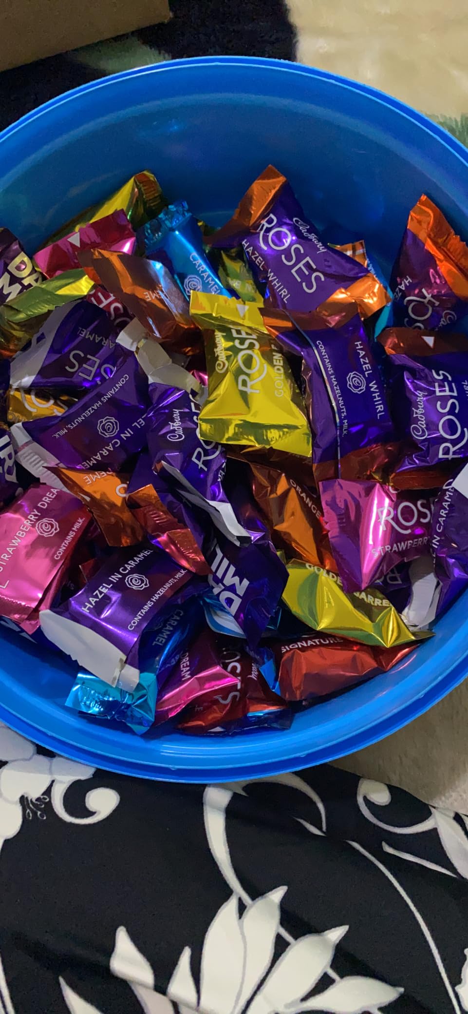 Amazon.com: Cadbury Roses Tub 550g : Grocery & Gourmet Food