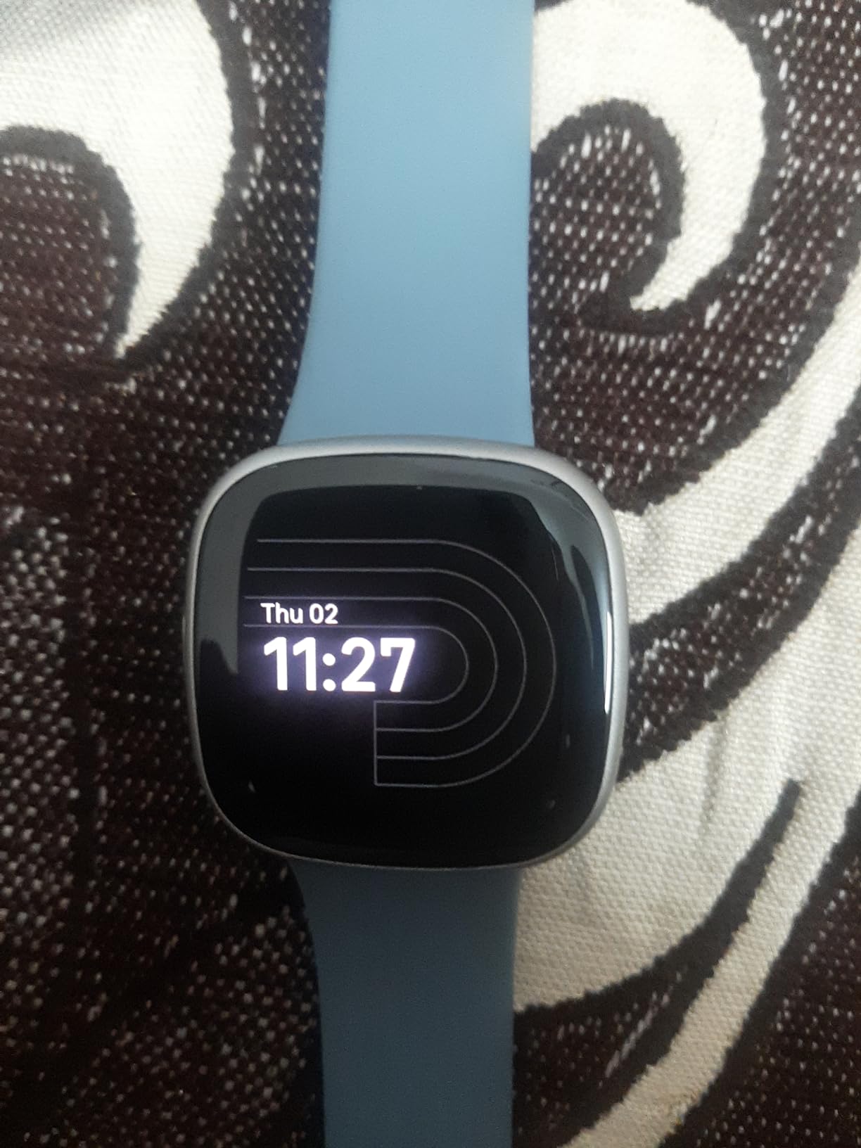 Fitbit Versa 4 Fitness Watch (Beet Juice/Copper Rose Aluminium) with 6 ...