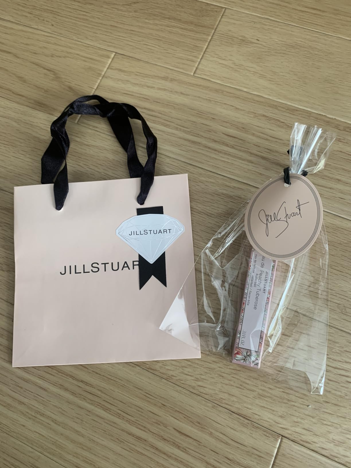 Amazon | 【国内正規品】JILL STUART オード ピーチーチュベローズ ローラーボール 10ml EDT 香水 化粧品 誕生日 プレゼント ギフト ショッパー付き | JILL ...