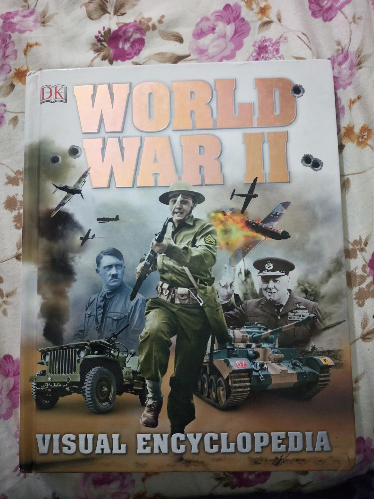 World War II: Visual Encyclopedia : DK: Amazon.in: Books