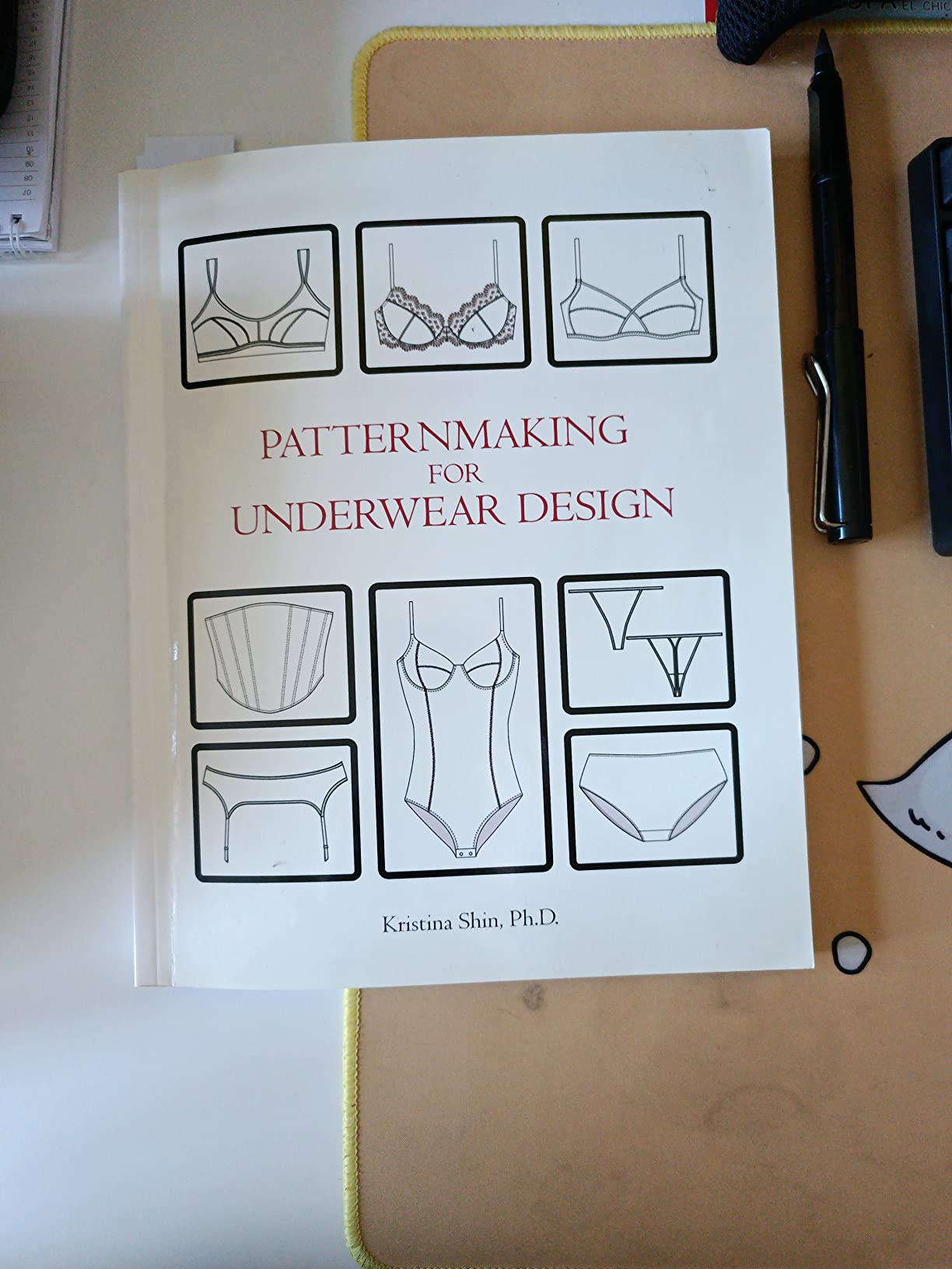 Patternmaking for Underwear Design: 2nd Edition : Shin, Dr Kristina: Amazon.de: Bücher