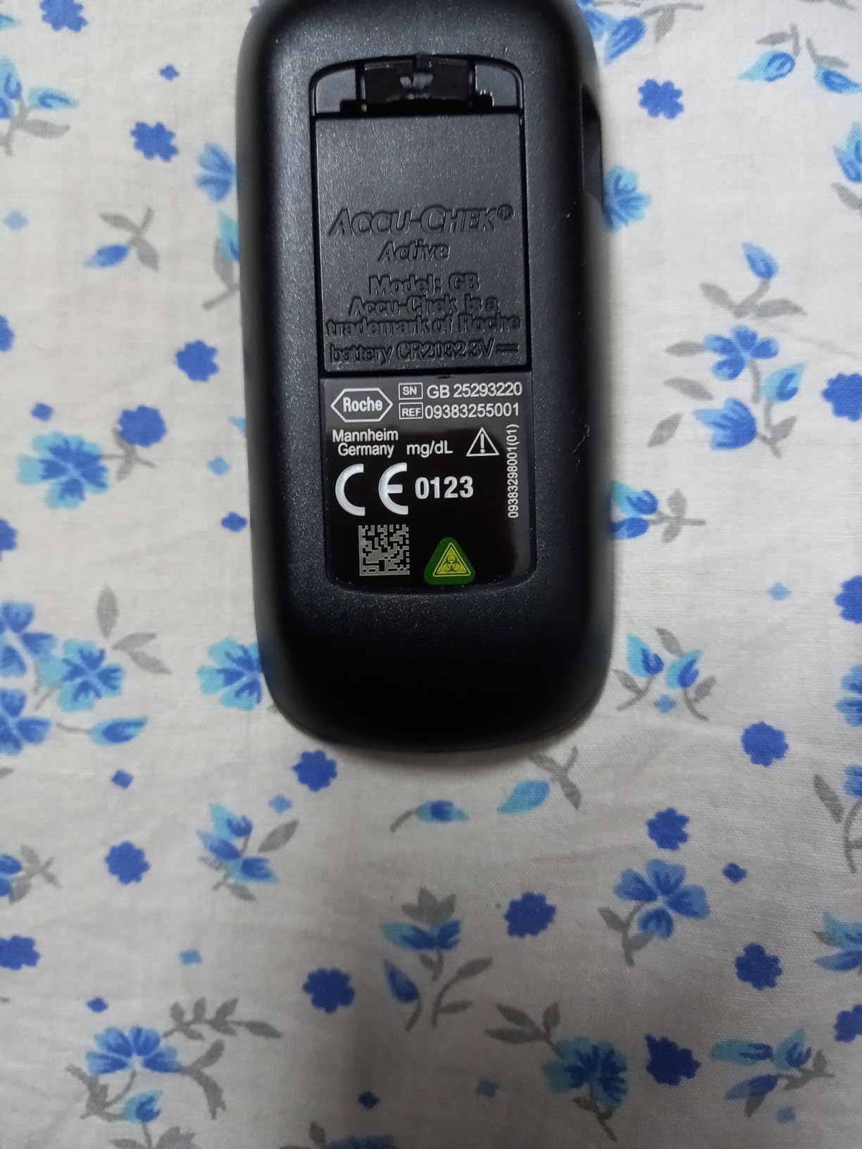 Accu-Chek Active Blood Glucose Glucometer Kit With Vial Of 10 Strips ...