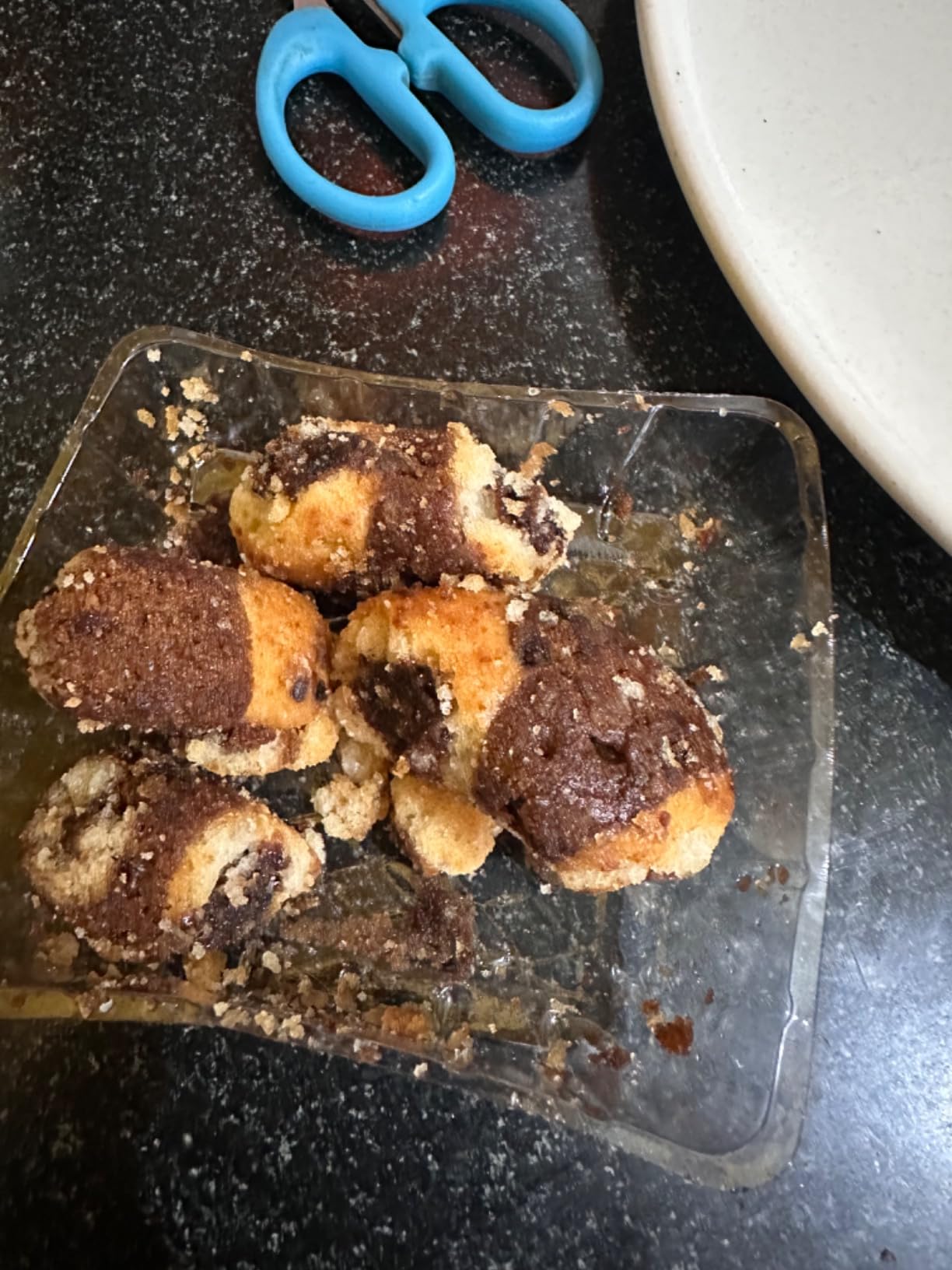 MUSKAN Fresh Produce Chocolate Donut Centre Filled Cake, Pack Of 10 ...