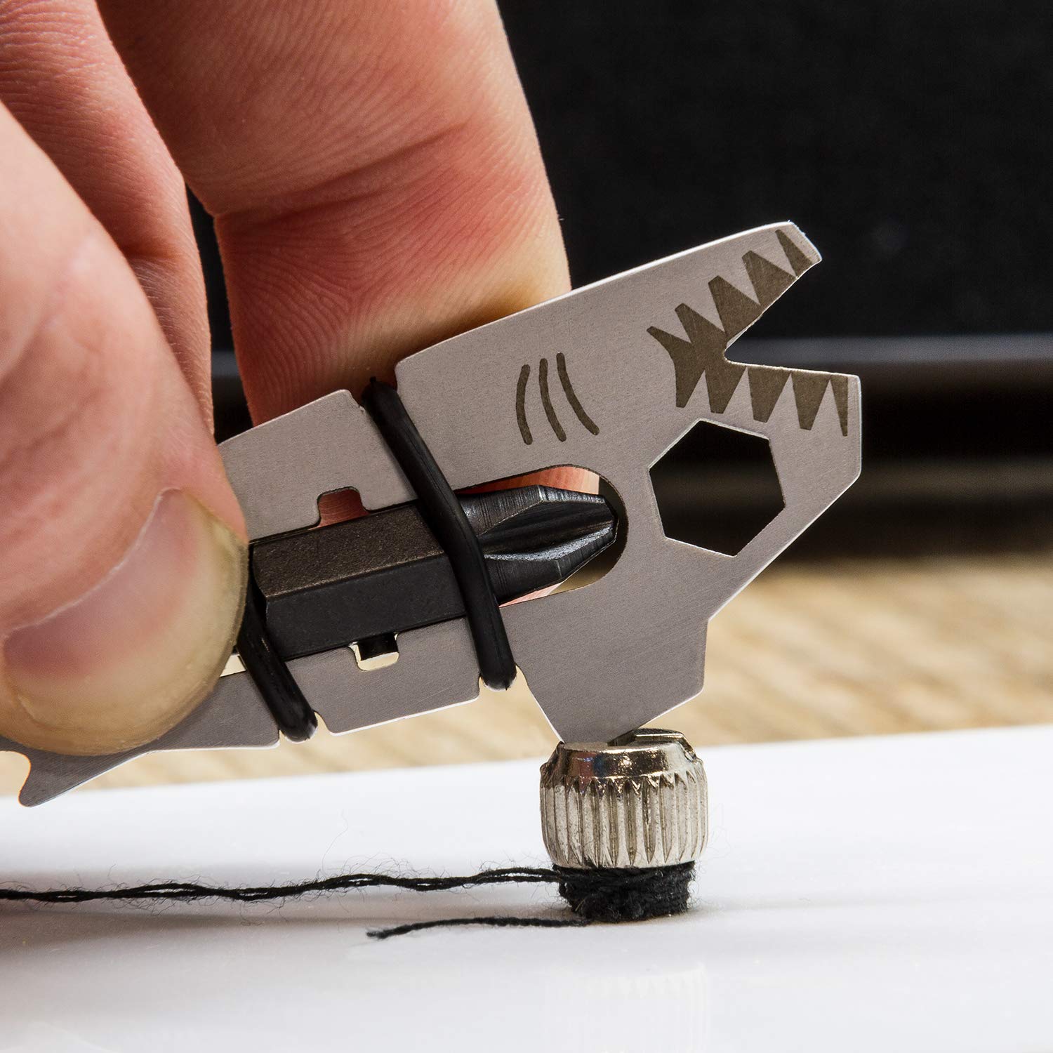 True Utility Sharkey 12 in 1 Multitool, Silver, One Size : Amazon.de ...