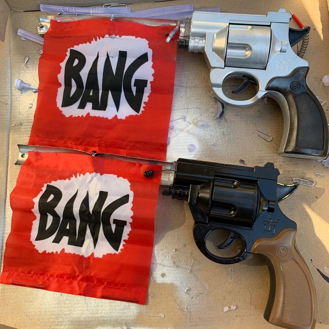 Amazon.com: Loftus Star Power Starter Prank Bang Gun Flag Pistol, Red ...