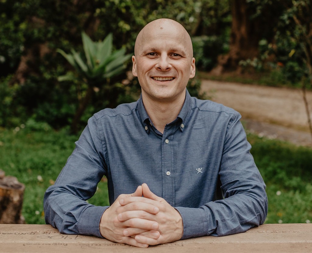 Amazon.co.uk: Andy Burton: books, biography, latest update