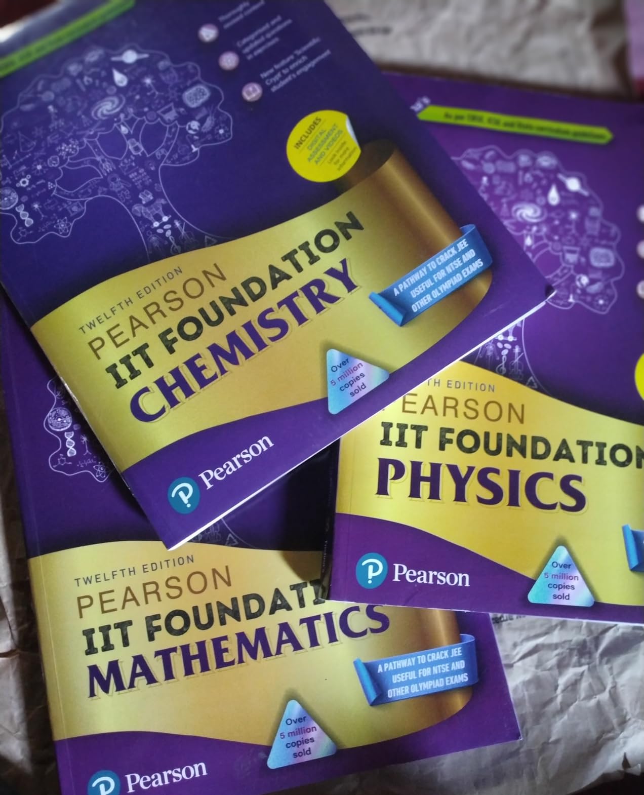 Buy Pearson IIT Foundation'24 Physics Class 8, As Per CBSE, ICSE . For ...