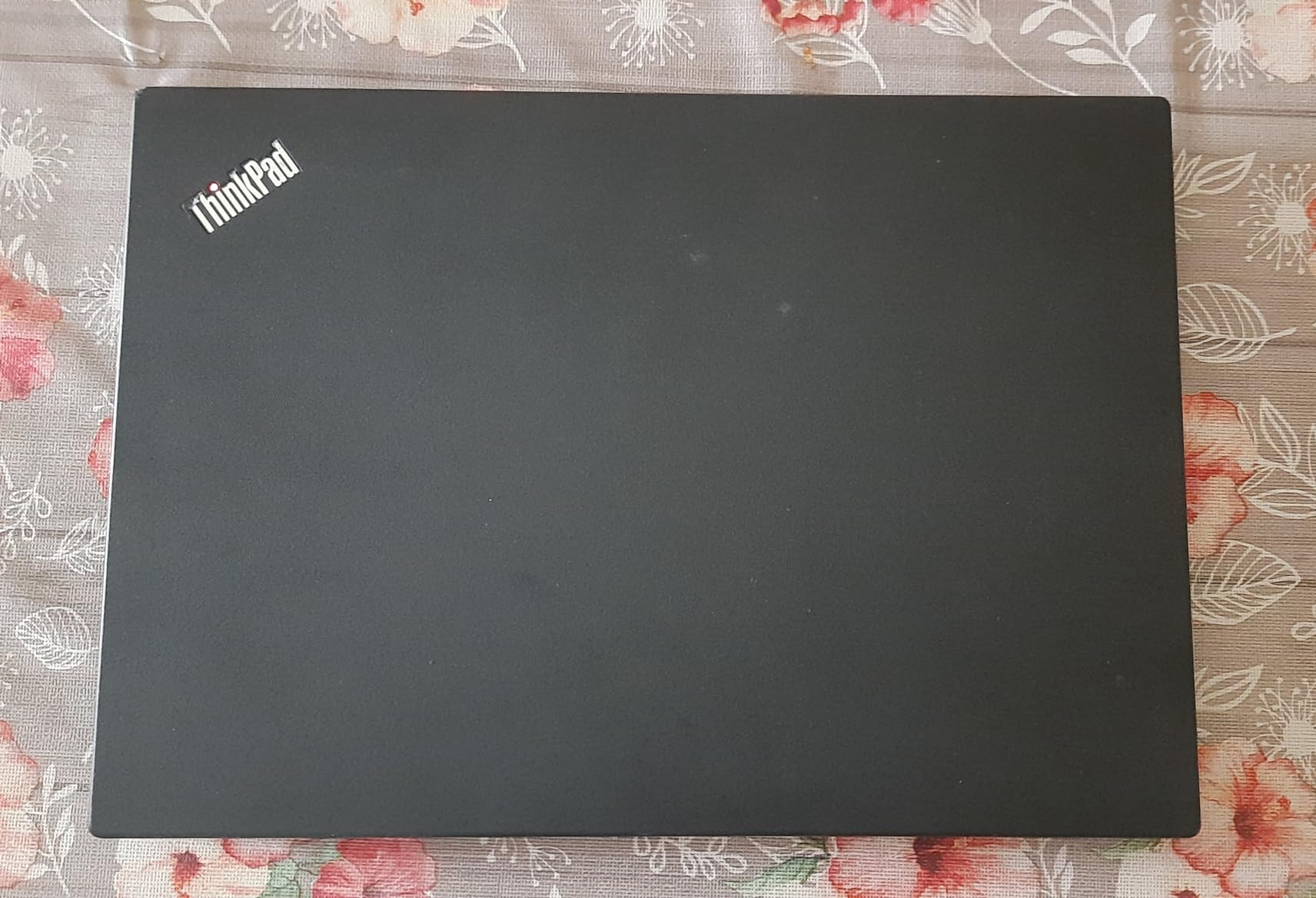 (Refurbished) Lenovo ThinkPad 8th Gen Intel Core i5 Thin & Light HD ...