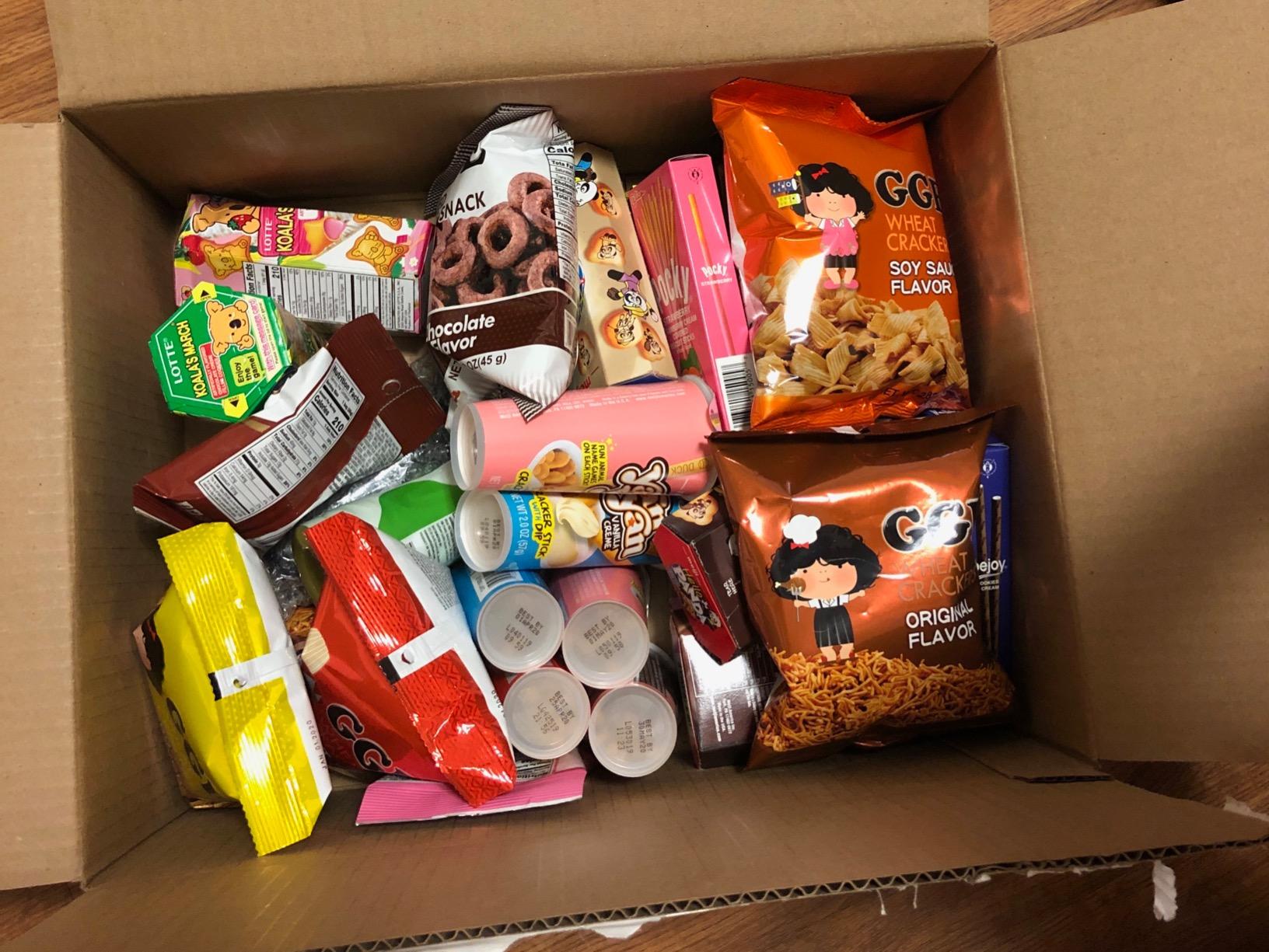 Amazon.com: Japanese Snacks and Drinks Care Package Snack Gift Box (20 ...