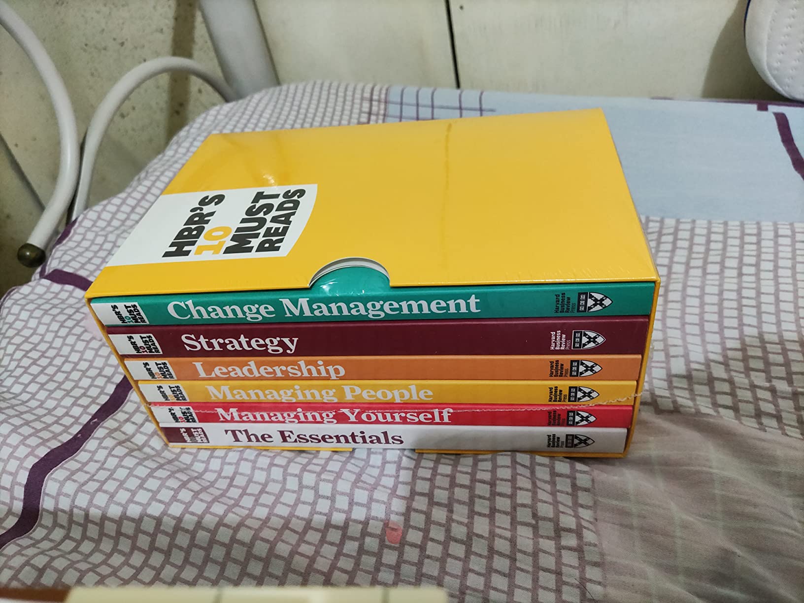 Amazon.com: HBR's 10 Must Reads Boxed Set (6 Books) (HBR's 10 Must ...