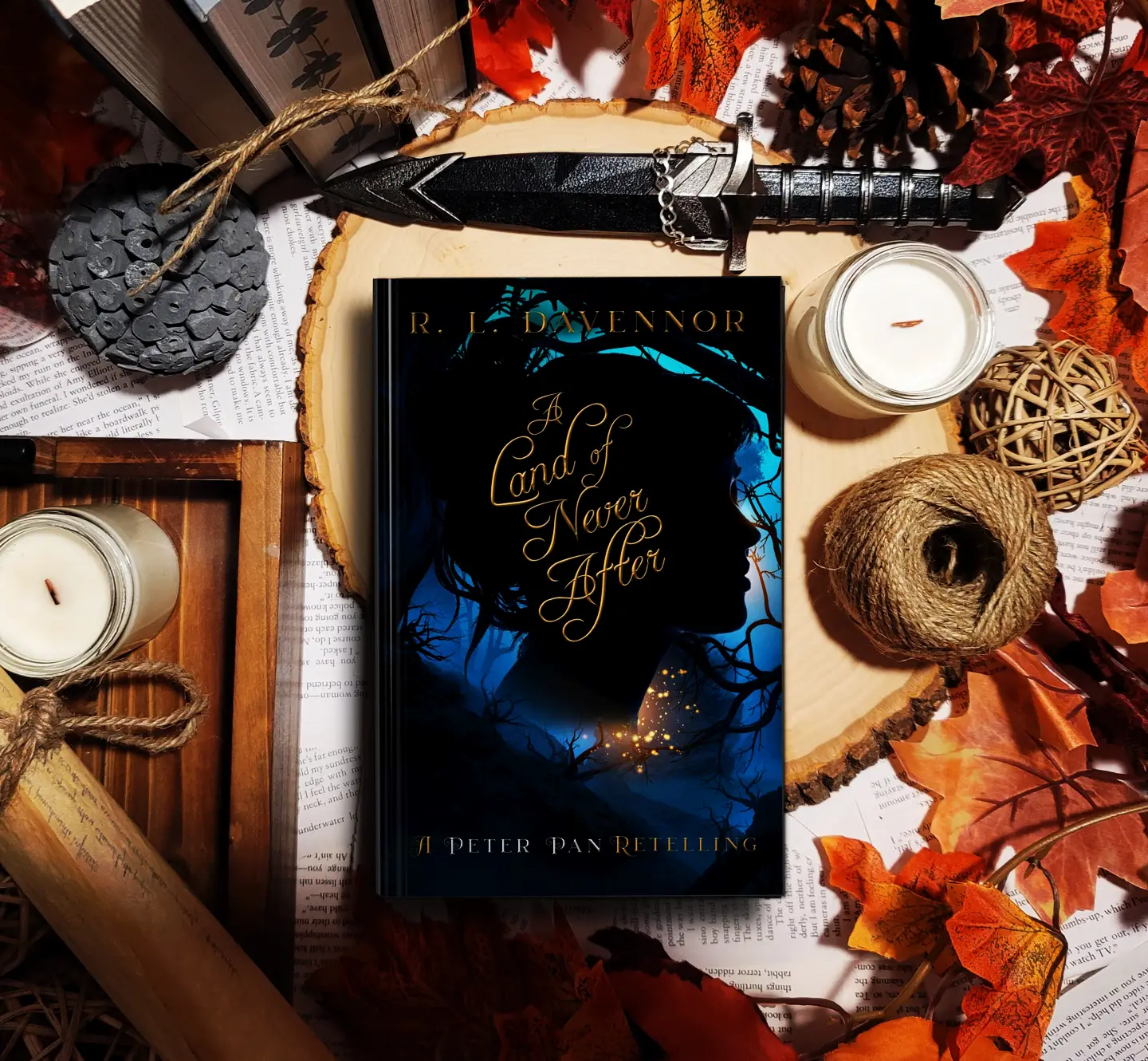 A Land of Never After: A Peter Pan Retelling (Curses of Never): Davennor, R. L.: 9781735131542 ...