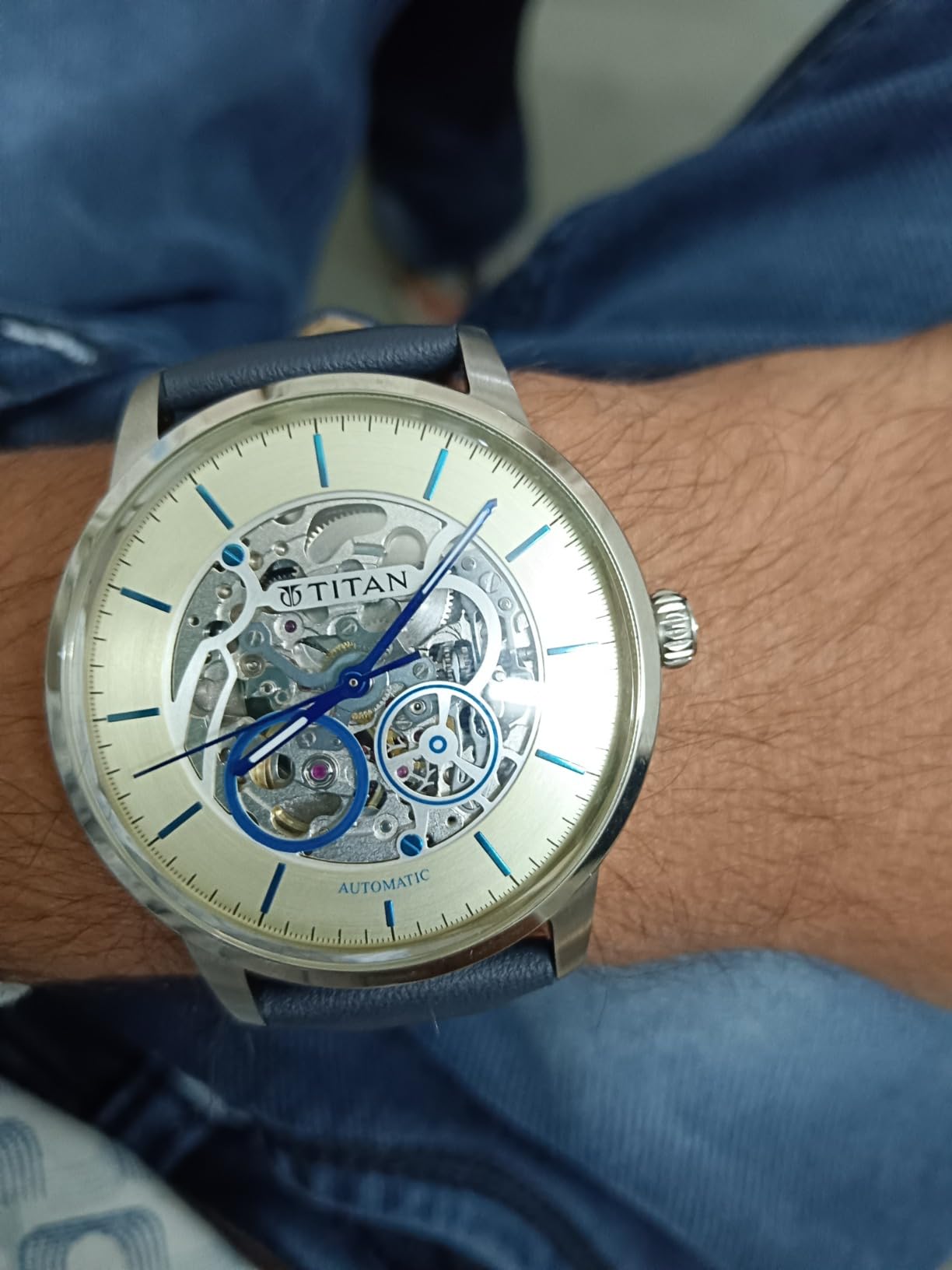 Titan Men Leather Mechanical Analog Champagne Dial Watch 90110Sl02 ...