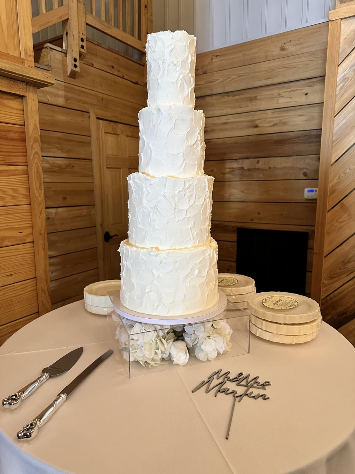 Amazon.com: NOKI Square Acrylic Cake Stand: 12 Inch Cake Stand with ...