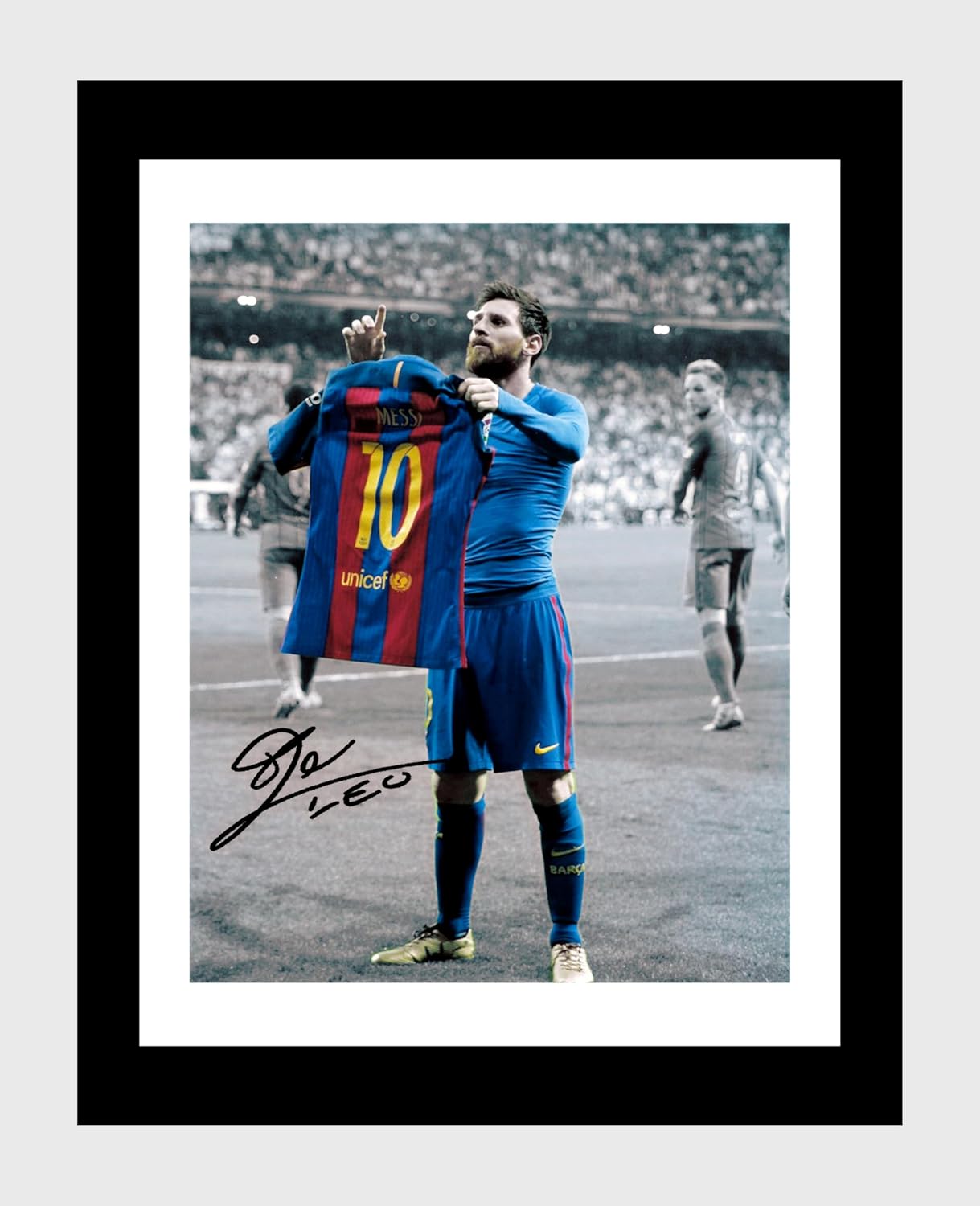 Amazon.com: Framed Lionel Messi #10 Jersey (Black, 16x20) : Sports ...
