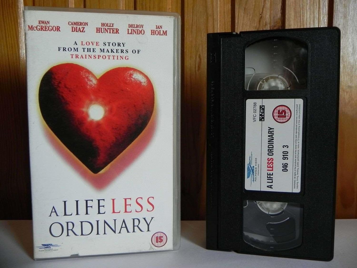Amazon.com: A Life Less Ordinary [VHS] : Cameron Diaz, Ewan McGregor ...