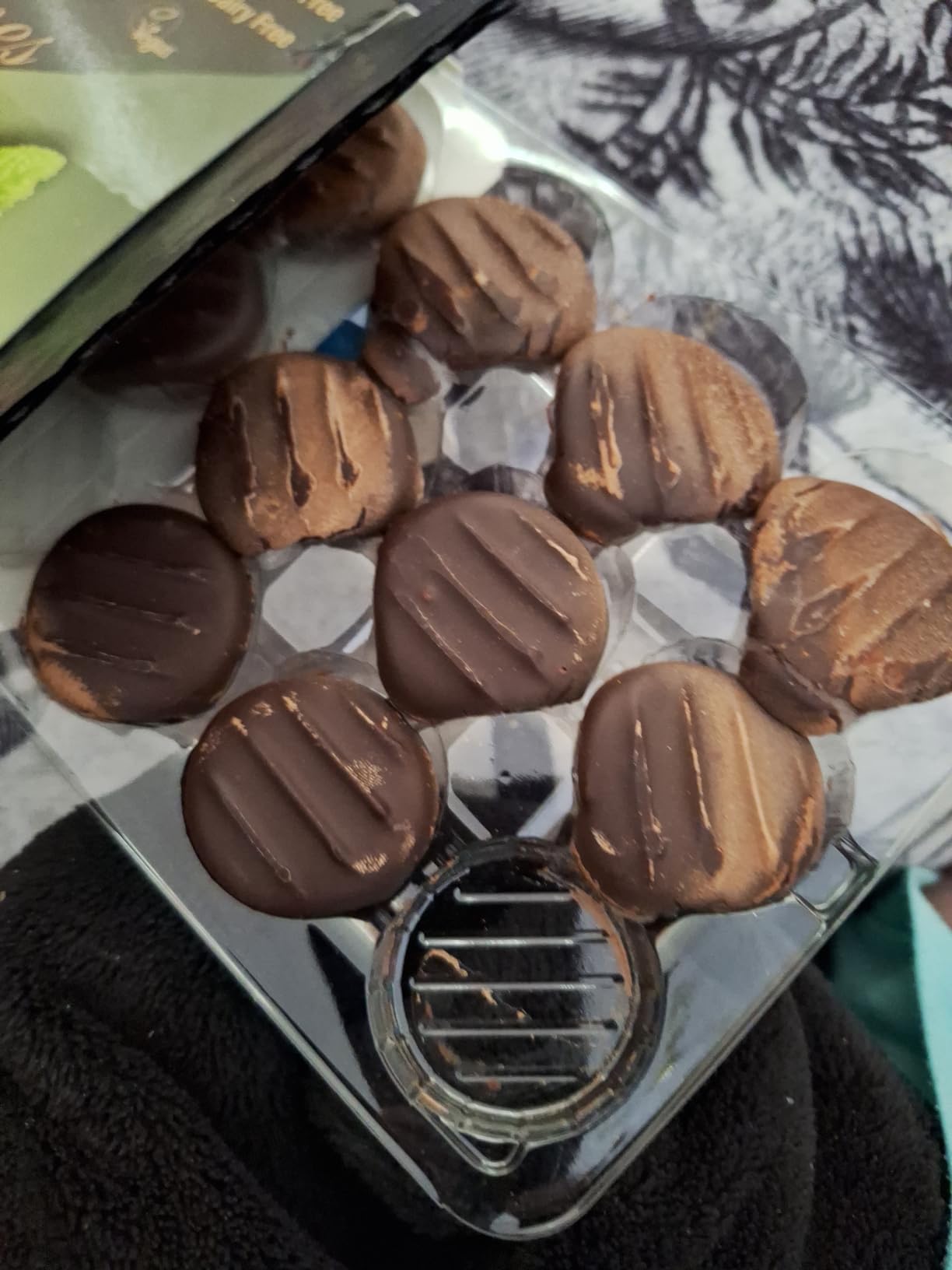 Eskal Mint Cremes Gift Box 150 g : Amazon.com.au: Pantry Food & Drinks