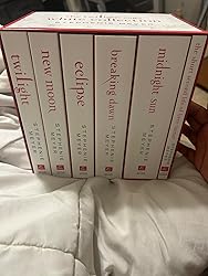 Amazon.com: The Twilight Saga Complete Collection: 9780316132909: Meyer, Stephenie: Books