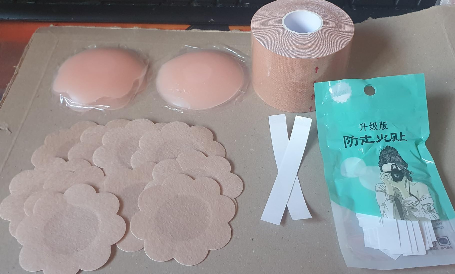 Boob Tape Body Breast Tape for Dresses - Boobtapes Push Up Large ...