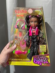 Amazon.com: Bratz Alwayz Sasha Fashion Doll with 10 Accessories and ...
