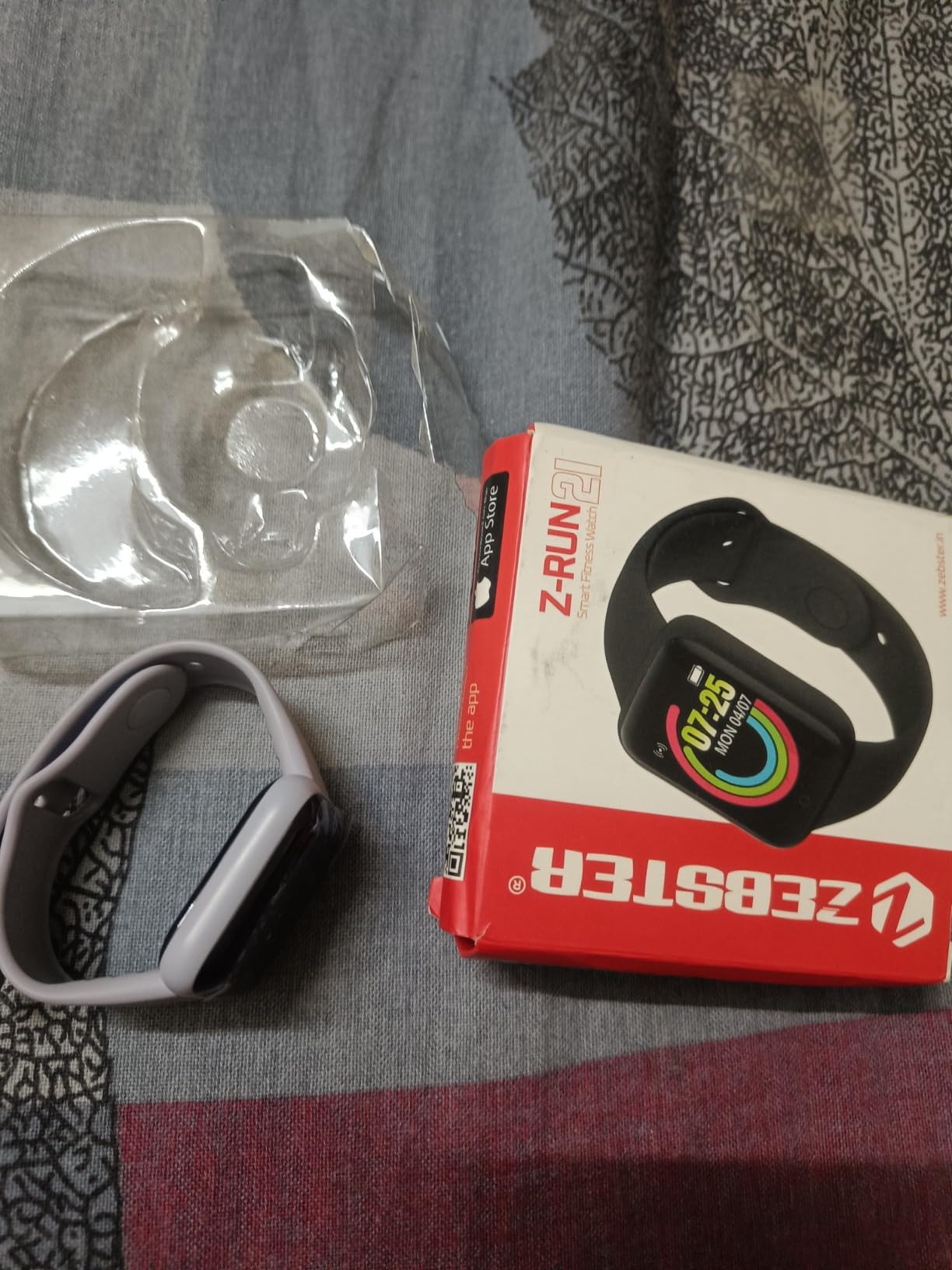 ZEBSTER Z - Run 21 Basic Smart Watch BTv4.0, 3.65cm,TFT Color Display ...