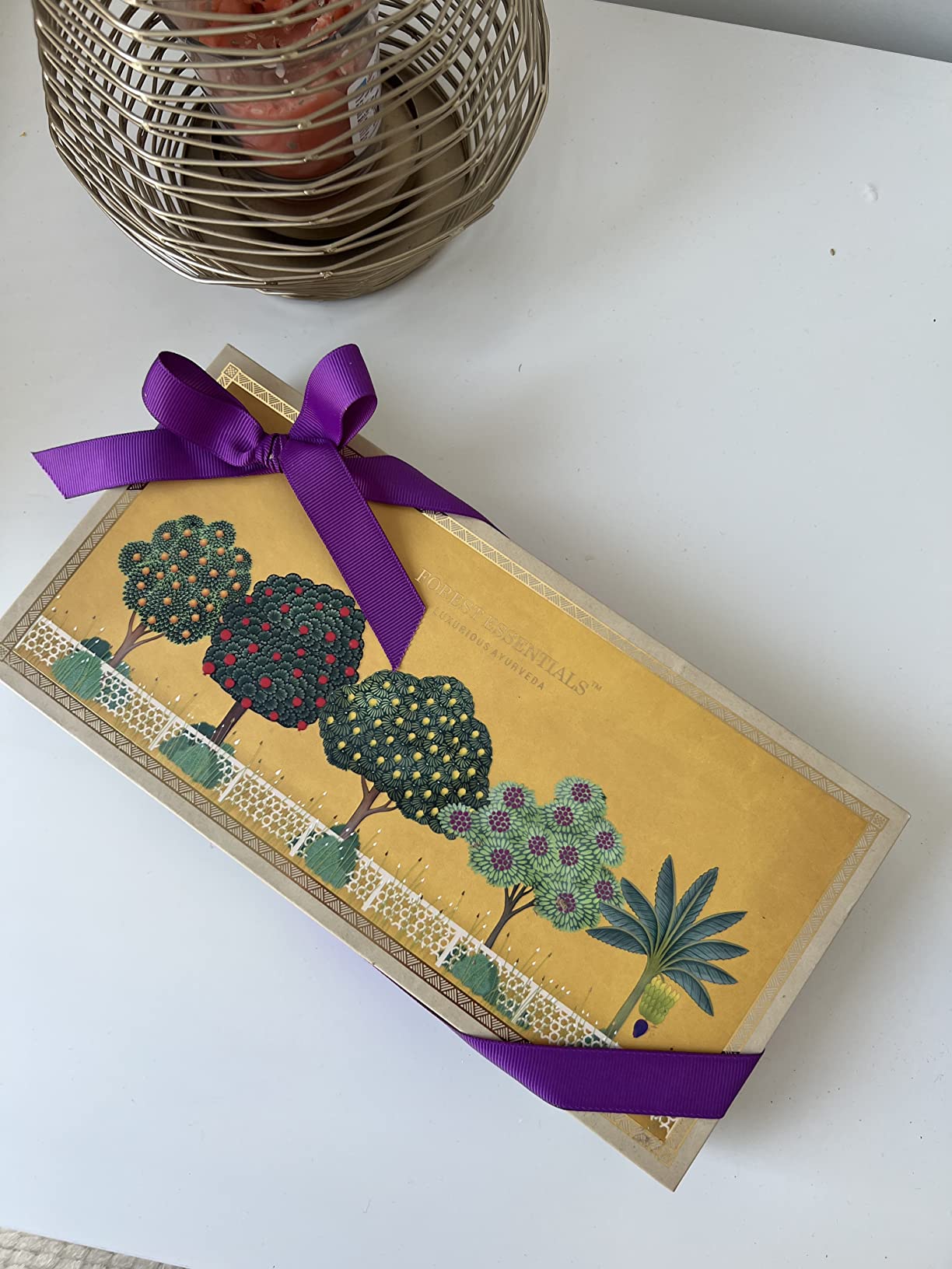 Forest Essentials Mini Delights Gift Box | 6-Piece Gift Set for Face ...
