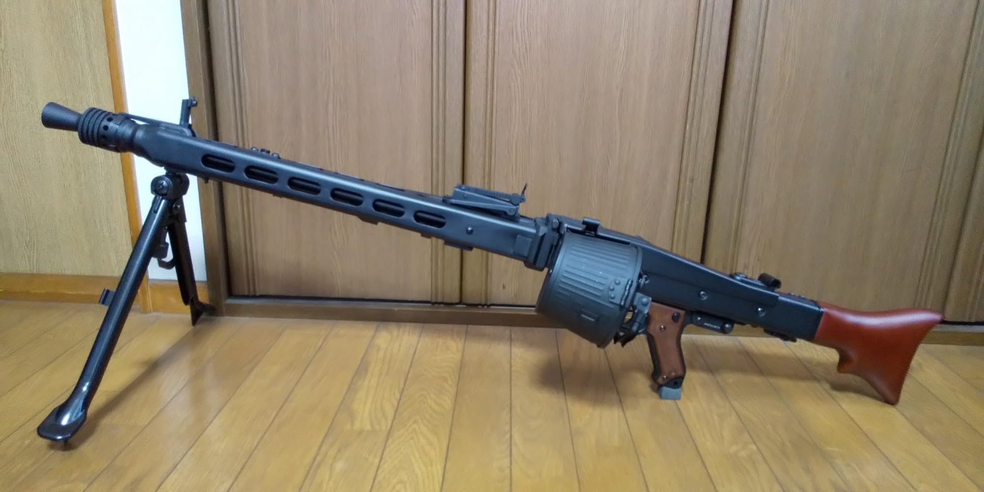 Amazon | S&T MG42 電動ガン 【S&TAEG23】 | ライフル 通販