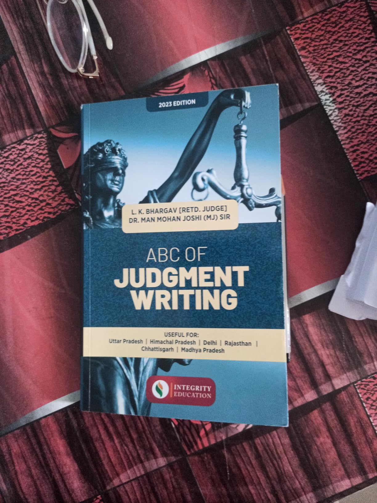 ABC OF JUDGMENT WRITING : Justice L.K. Bhargav (Retired), Dr. Manmohan ...