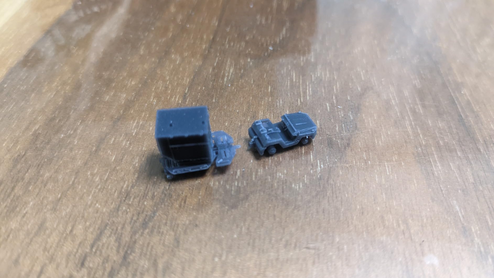 Amazon | HMA 1/200 空港カーゴコンテナ ULD牽引セット レジンキット | プラモデル 通販