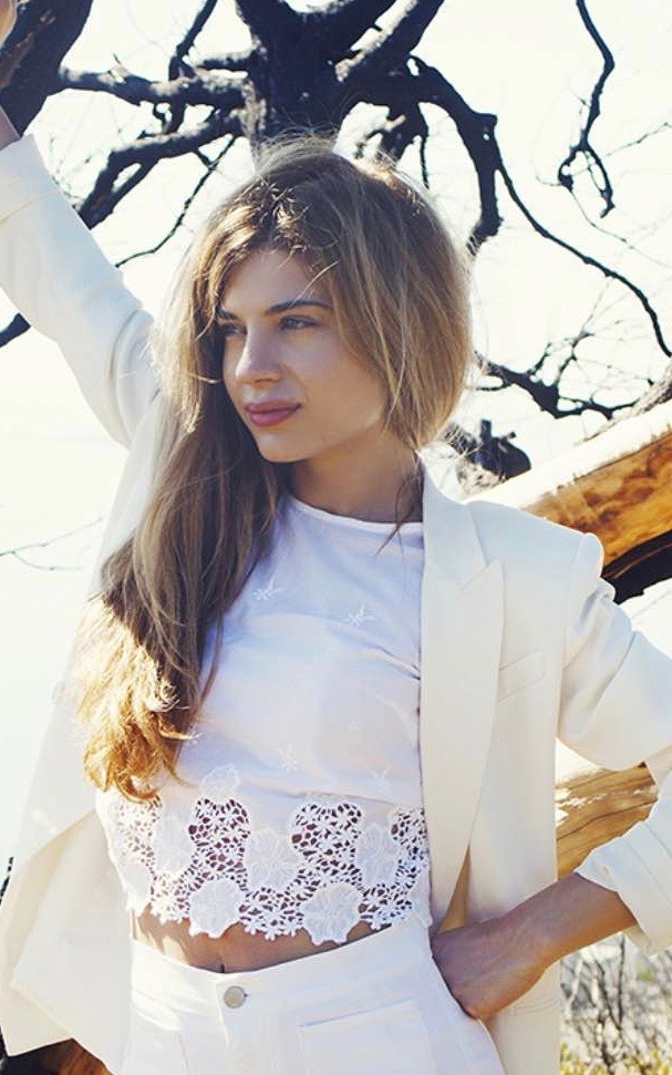 Amazon.in: Chloe White: books, biography, latest update