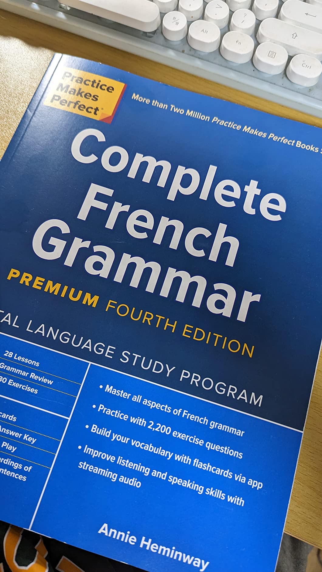 Amazon.co.jp: Practice Makes Perfect Complete French Grammar : Heminway ...